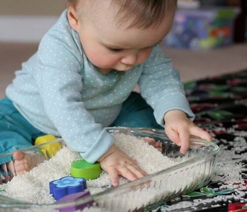 Des jeux pour stimuler le développement de votre bébé en s'amusant